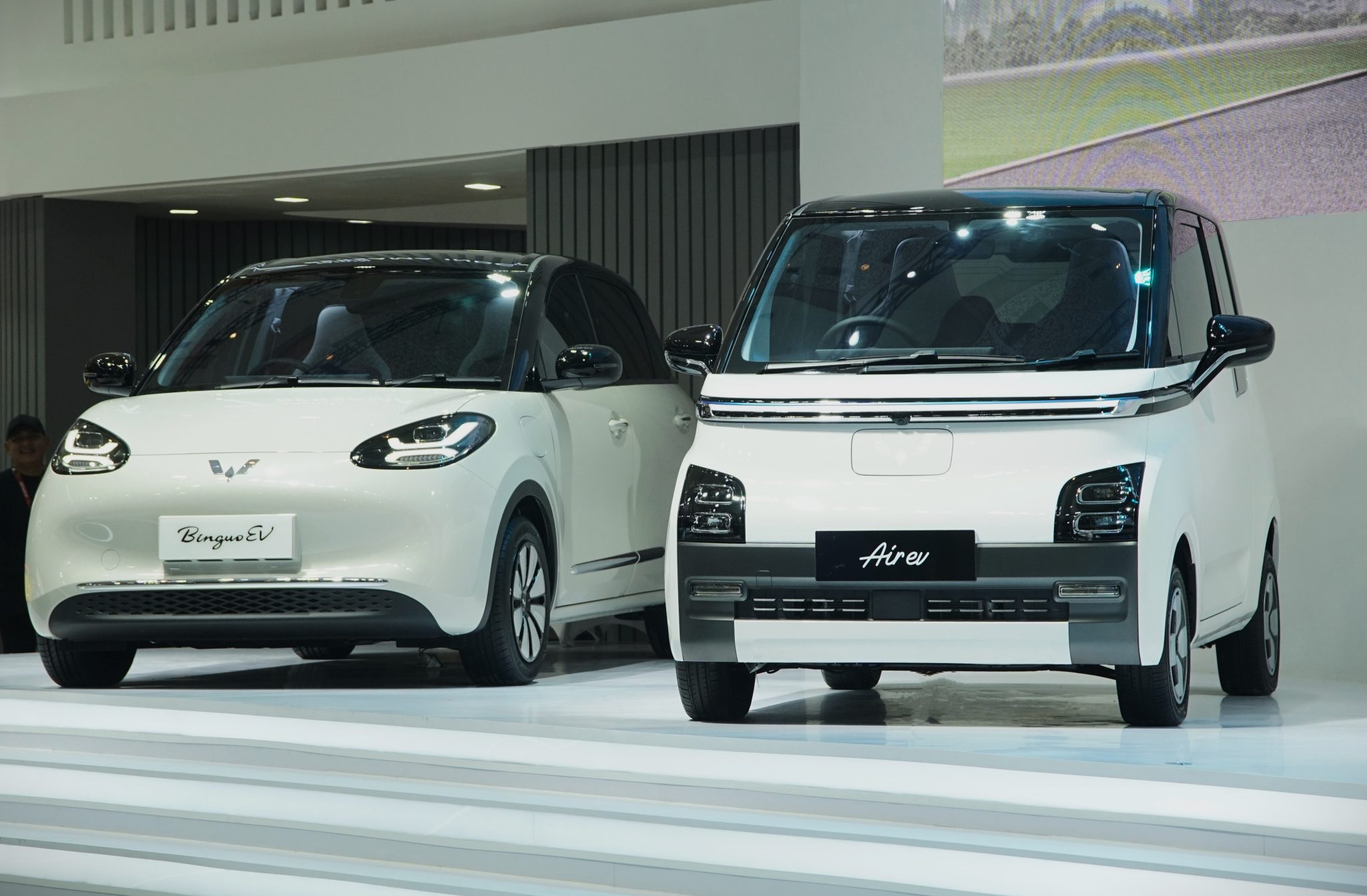Wuling Tampilkan Cloud EV Pertama Kali Di IIMS 2024 Kendaraan Listrik ...