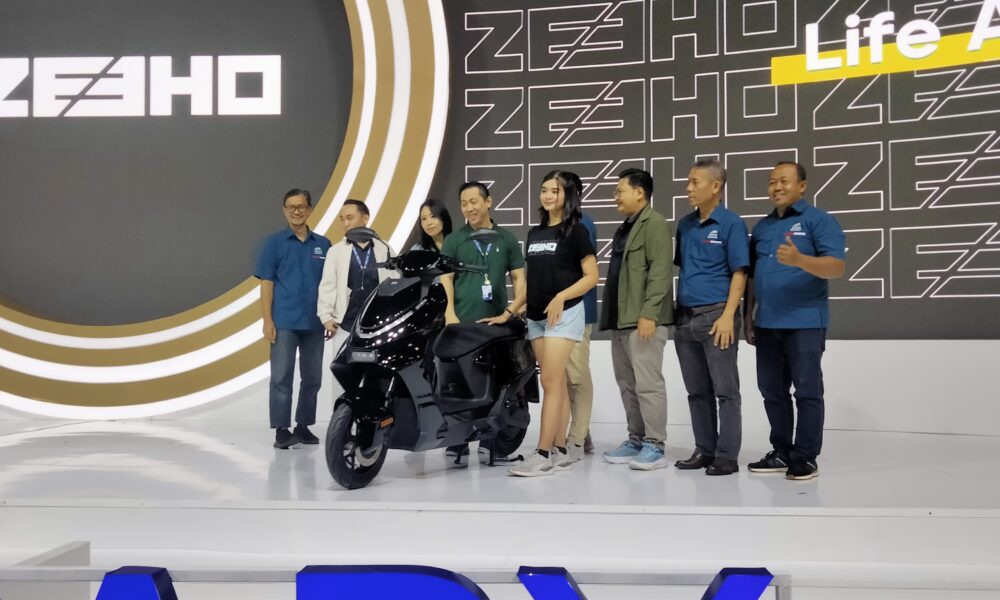 WMOTO Luncurkan Swiftbee 125 cc Dan ZEEHO AE4 Diajang BCA Expo – Berita ...